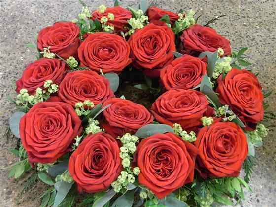 Wreath Red Roses Pot Pourri Florist Chiswick